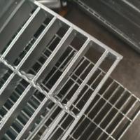 China Heavy Duty Serrated Galvanized Steel Grating Trench Cover 30mm Pitch for sale