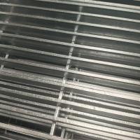 China Heavy Duty Serrated Galvanized Steel Grating Trench Cover 30mm Pitch for sale