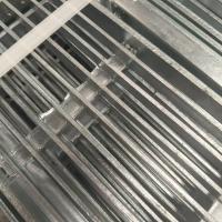 China 40mm Footstep Steel Grating Non-Slip Industrial Platform 1.5m x 3m for sale