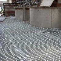 China Machine Pressure Welded Flat Steel Grating Bar Mesh Smooth 30mm Spacing 3mm Cross Bar for sale