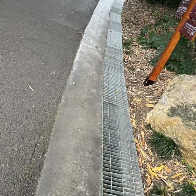 China Welded Flat Bar Steel Grating 30mm Bearing Bar Spacing 1000x1000mm Hot Dip Galvanized for sale