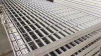 China Hot Galvanized Flat Bar Steel Grating 30mm Bearing Bar Pitch 1000x1000mm for Industrial Walkways for sale