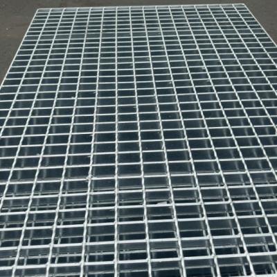 China Industrial Steel Grating 30mm Bearing Bar Spacing 1000x1000mm Stainless Steel Flooring for sale