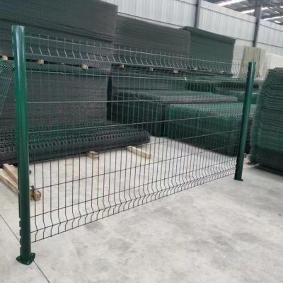 China 60x60mm Post Size PVC Coated Welded Wire Mesh Fence - 1.2m to 2.0m Heights with 2.5mm/3.0mm Wire Diameter for sale