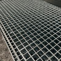 China Stainless Steel Grating Durable Round Bar Cross Bar For Long Lasting Performance for sale