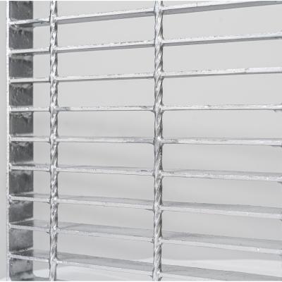 China 30mm Pitch Flat Bar Industrial Steel Grating Hot Galvanized 3mm Cross Bar for sale