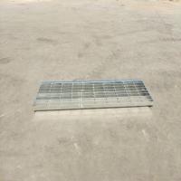 China Rectangular Steel Step Tread Grating Heavy Duty Load Bearing Capacity Safety for sale