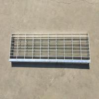 China Steel Stair Treads Grating 25mm Bearing Height 25x5mm Serrated Bar Custom Width for sale