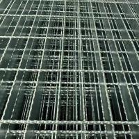 China Serrated Steel Grating 30mm Bearing Bar Pitch Heavy Duty YB/T4001-2007 OEM for sale