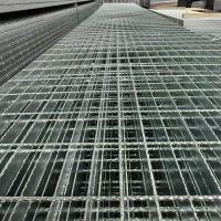 China Serrated Steel Grating 30mm Bearing Bar Pitch Heavy Duty YB/T4001-2007 OEM for sale