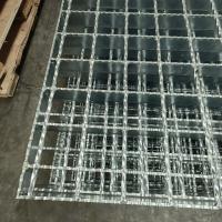 China 40mm Bearing Bar Spacing Serrated Steel Grating Heavy Duty Walkways for sale