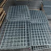China 40mm Bearing Bar Spacing Serrated Steel Grating Heavy Duty Walkways for sale