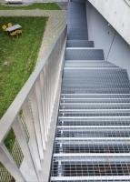 China 3mm Cross Bar Thickness Flat Steel Grating Heavy Duty Drainage 30mm Spacing for sale