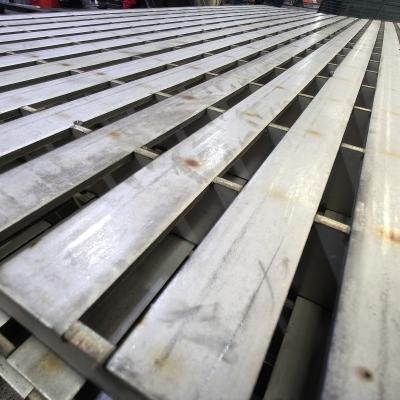 China Stainless Steel Grating 32x5mm Load Bar Flat Bar Type for Industrial Walkway for sale