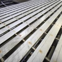 China Stainless Steel Grating 25mm Earing Bar Pitch Flat Bar 32x5mm for Outdoor Durability for sale