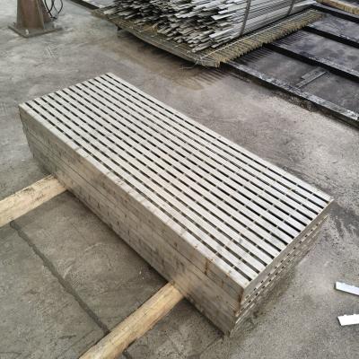 China Stainless Steel Grating 32x5mm Load Bar Polished Surface for Heavy Duty Walkway for sale