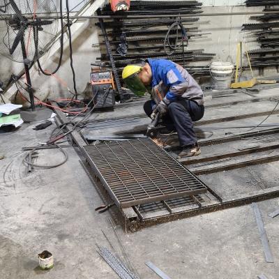 China Industrial Steel Grating 1000x1000mm Flat Bar 30mm Pitch Machine Pressure Welding for sale
