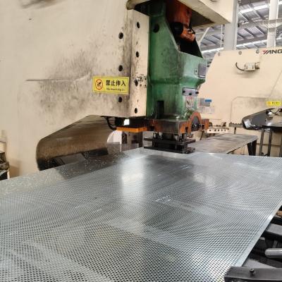 China Hexagonal Hole Perforated Metal Plate 10mm Aperture 30-70% Open Area for Industrial Filtration for sale