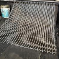 China Expanded Metal Sheet 1.5mm Strand Thickness 30x10mm Opening Q235 Steel 1m Width for sale