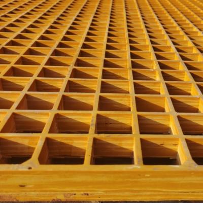 China Customized Shape Molded Fiberglass Grating Panels 38x38x38mm for Heavy-Duty Industrial Platforms for sale