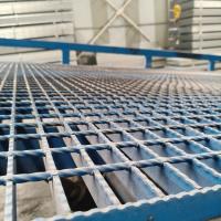 China Industrial Steel Grating 50mm Bar Spacing 1050mmx6000mm Heavy Duty Serrated Hot Galvanized for sale