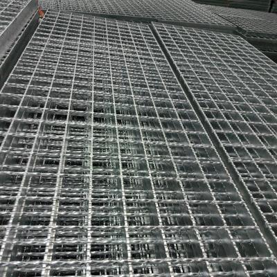 China ANSI NAAMM MBG531-88 Steel Gully Grating Flat or Serrated 50mmx5mm Bearing Bar for sale