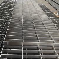 China Industrial Welded Steel Grating 100mm Cross Bar Spacing 6mm Bar Size Heavy Duty for sale