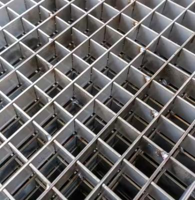 China ZHUOTE 50mm x 5mm Welded Steel Grating Non Slip Bathroom Flooring ISO9001 for sale