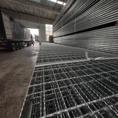 China Custom Industrial Steel Grating Press Lock 3mm-5mm Pressure Welded Grid Plate Hot Galvanized for sale