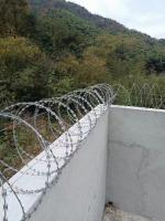 China Powder Coated Chain Link Fence Galvanized Round Post for sale