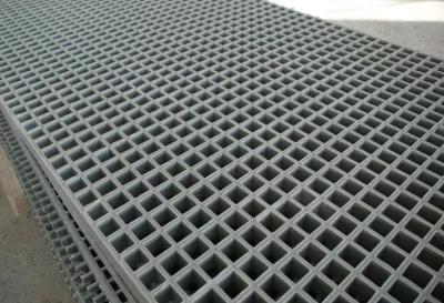 China Non-Skid FRP Fiberglass Catwalk Grating 38×38×38mm & 40×40×40mm with 70% Open Area for sale