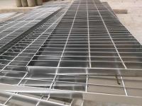 China Polished Stainless Steel Grating 300-600mm Width with SS304/316 Options for Industrial Flooring for sale
