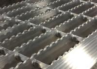 China Industrial Aluminum Floor Grating 6063 T6 with 20μm Anodized Finish for Roof Applications - 25-65mm Thickness for sale