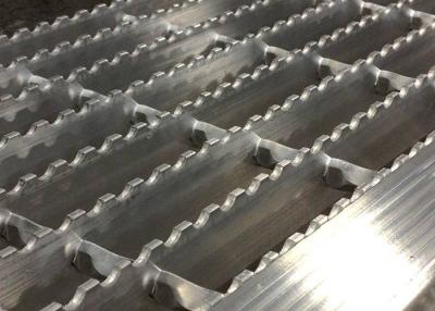 China Industrial Aluminum Floor Grating 6063 T6 with 20μm Anodized Finish for Roof Applications - 25-65mm Thickness for sale