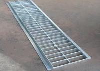 China Hot Dipped Galvanized Trench Drain Grates 250-900mm Sizes with Custom Welding and ISO9001 Certification for sale