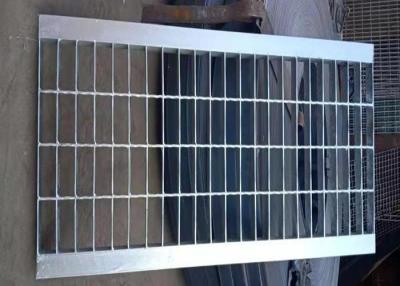 China Custom Stainless Steel Trench Covers for Pedestrian Crossings - 30-60mm Bar Pitch, 20×3mm to 100×10mm Thickness for sale