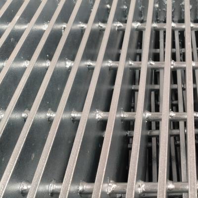 China Heavy Duty Steel Grating 30mm 40mm Bearing Bar Pitch for Industrial Load Scenarios for sale