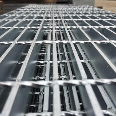 China Heavy Duty Steel Grating 30x5mm Bearing Bar Hot Dip Galvanized Industrial Flooring for sale