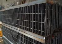 China Anti-Slip Galvanized Steel Stair Treads Grating 215mm Width for Industrial Platform for sale
