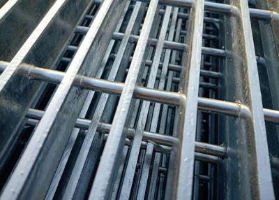 China Hot Dip Galvanized Steel Grating 40x5mm Round Cross Bar for Power Plant Platforms for sale