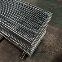 China Industrial Steel Grating 30x3mm Load Bearing Bars 30mm Spacing Hot Dip Galvanized for sale