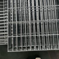 China Industrial steel grating features standard cross spacing for balanced load performance and cost efficiency. for sale