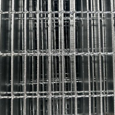 China Industrial Steel Grating Customizable Load Bearing Bars 40mm Spacing Heavy Duty Welded Platform Walkway for sale