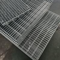 China Industrial Steel Grating Customizable Load Bearing Bars 40mm Spacing Heavy Duty Welded Platform Walkway for sale