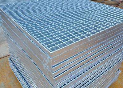 China 995×5800mm Serrated Bar Grating with 30-40mm Bearing Bar Pitch for Skid-Resistant Structural Platforms for sale