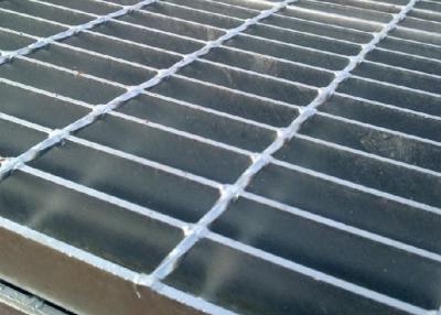 China Industrial Galvanized Walkway Grating 325/30/50 - 2'/3'/4' Width Options with High Strength-to-Weight Ratio for sale