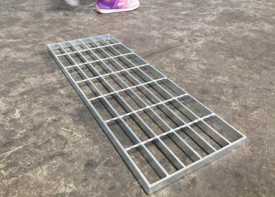China Hot Dip Galvanized Steel Stair Treads Grating 30mm×3mm Bearing Bar with ISO9001 Certification for sale