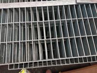 China Indoor Stainless Steel Floor Grating Press Type Environmental Protection for sale