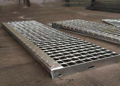 China Non-Slip Welded Steel Stair Tread Grating - 30mm to 100mm Bearing Bar Pitch, ISO 9001 Certified Safety Grating for sale
