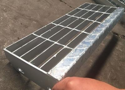 China Galvanized Serrated Grating Stair Treads - Mild Steel Anti-Slip Bridge Decking 1-2 Inch Thickness for sale